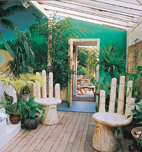 Wooden-Hand-Seats - TOR Spa Retreat